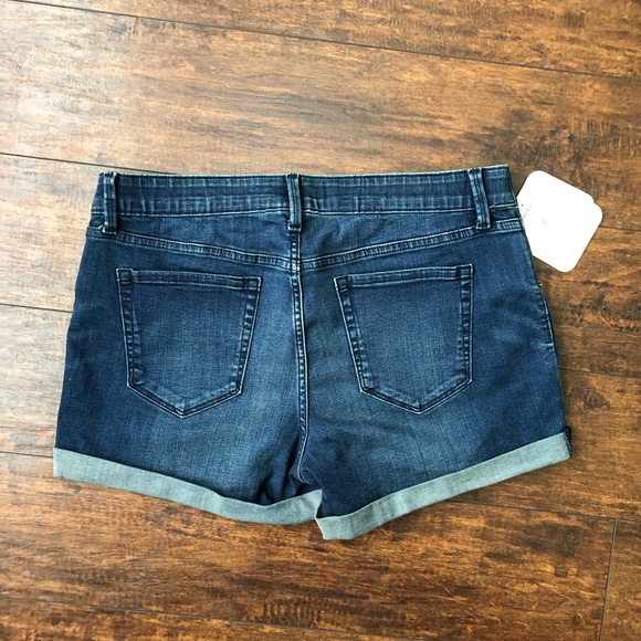 Isabel Maternity by Ingrid & Isabel | Shorts | Isabel Maternity Inset ...